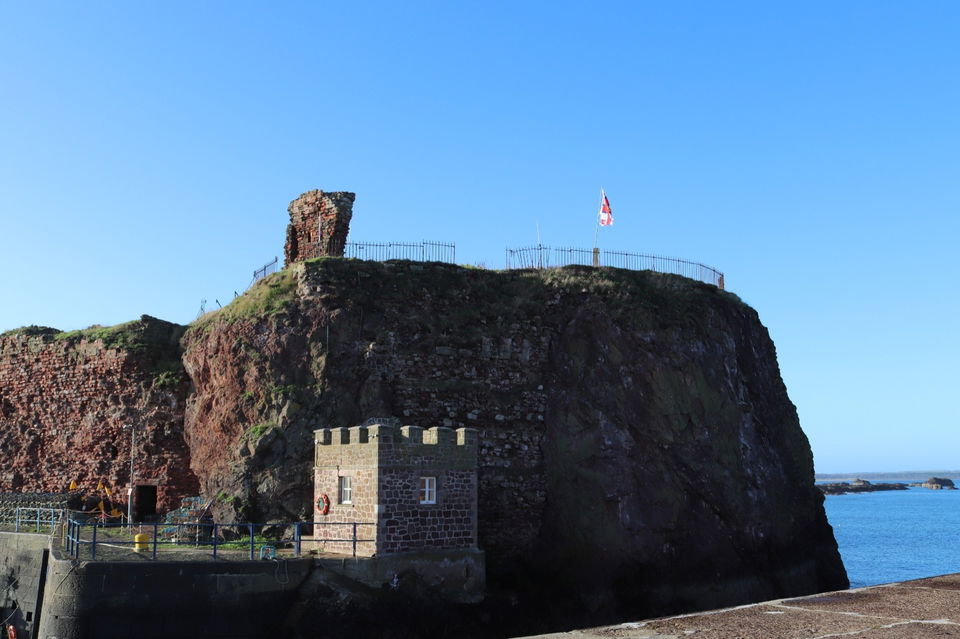 Dunbar Castle In Dunbar - Fabulous North