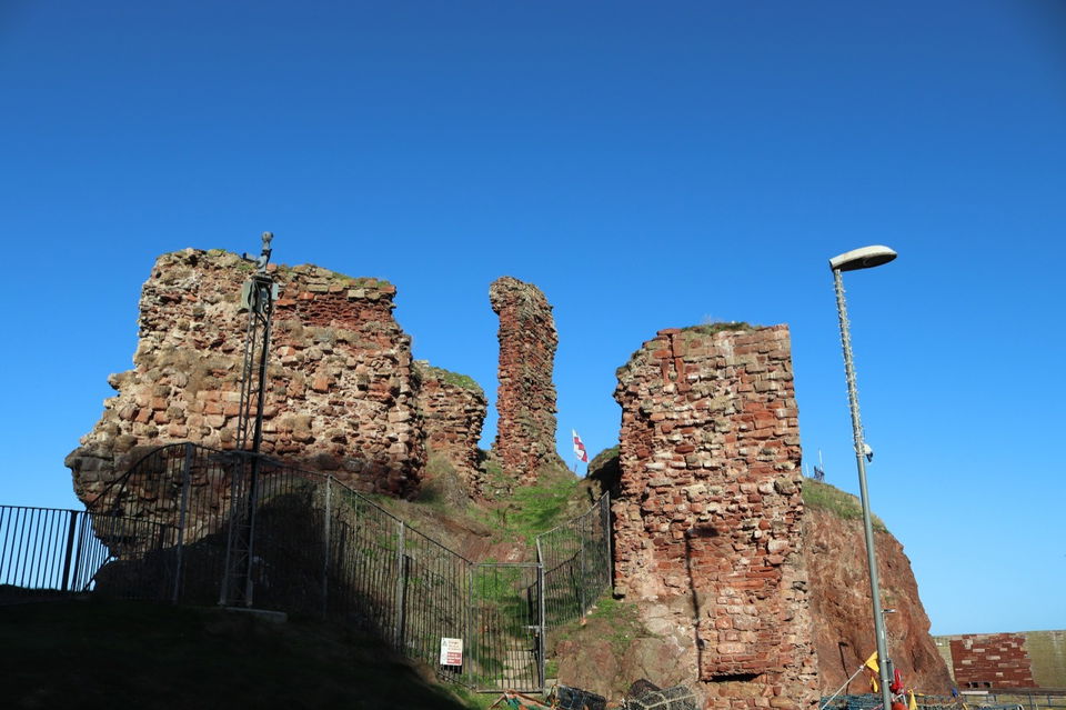 Dunbar Castle In Dunbar - Fabulous North