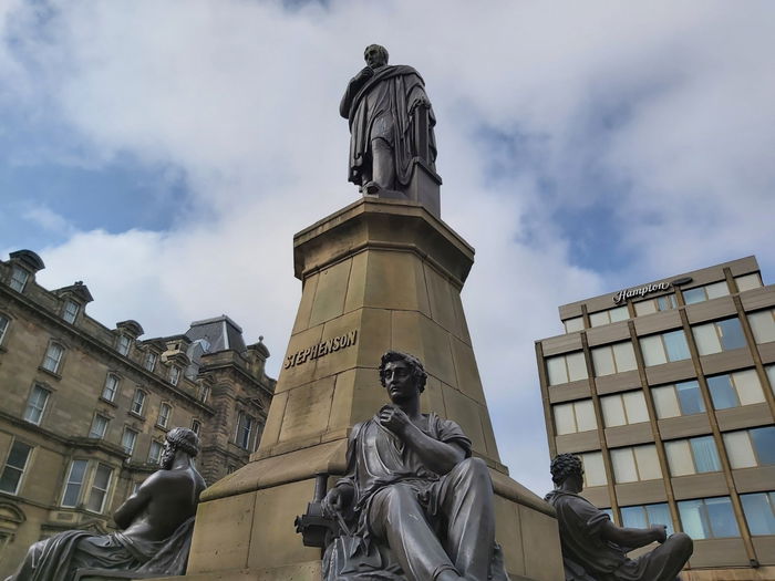George Stephenson Monument In Newcastle City Centre - Fabulous North