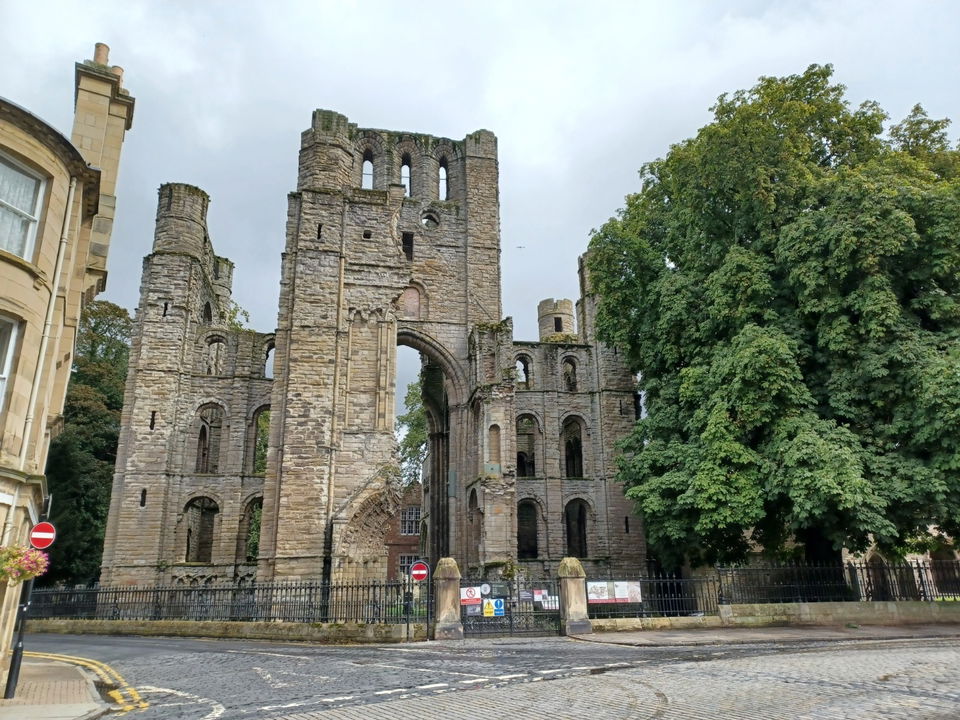 Kelso Abbey In Kelso - Fabulous North