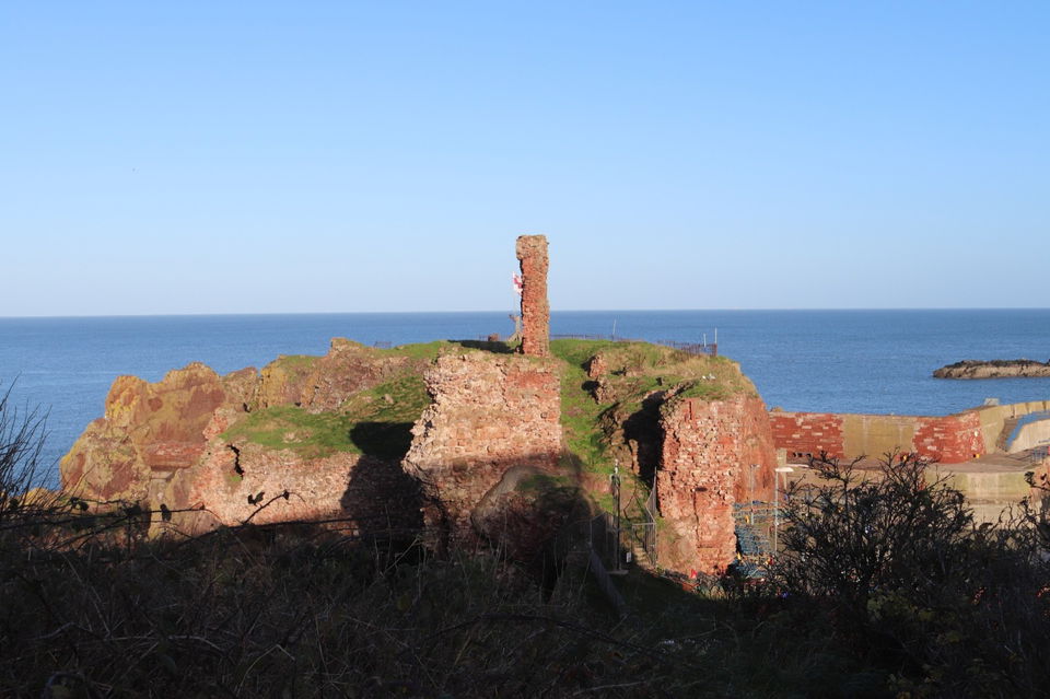 Dunbar Castle In Dunbar - Fabulous North