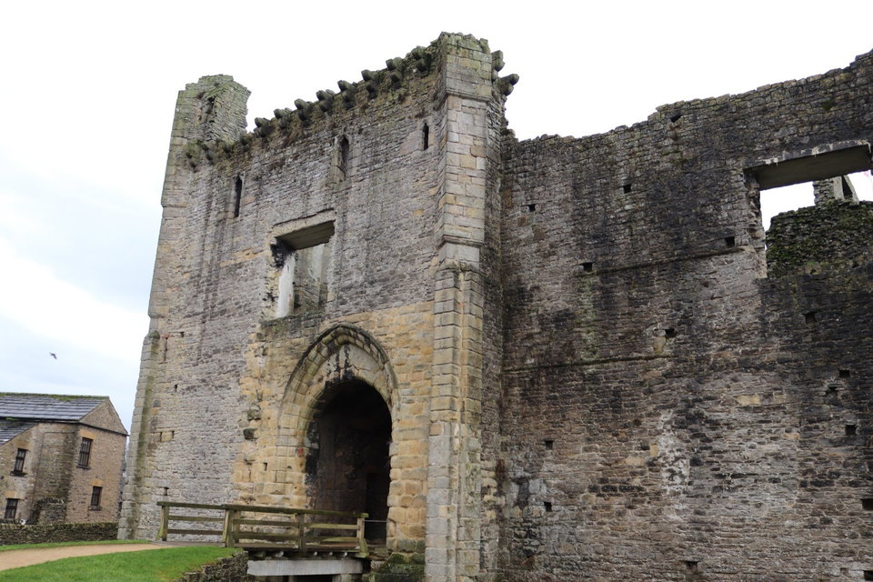 Middleham Castle In Leyburn - Fabulous North