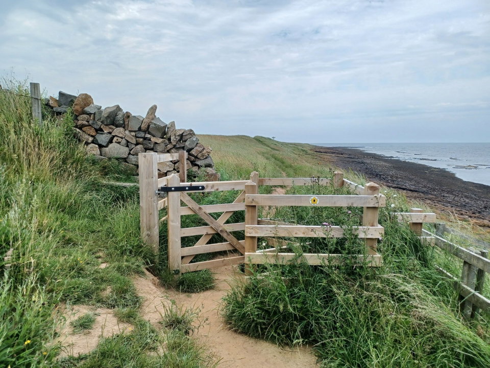 Walk From Beadnell Bay To Low Newton - Fabulous North