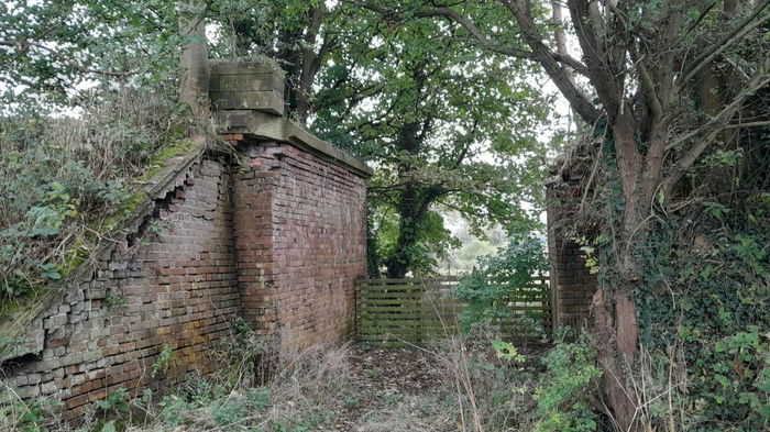 Walk Around Old Durham And 6 Bridges