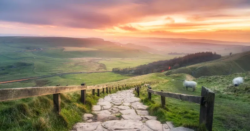 Guided Hikes In The Peak District | Trekking Tom